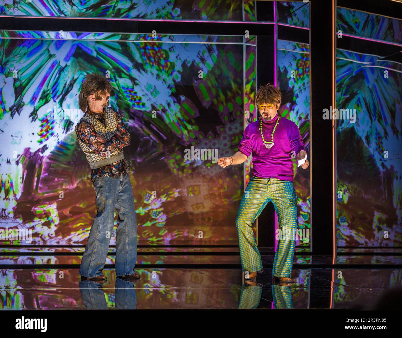 Mindfuck hi-res stock photography and images - Alamy