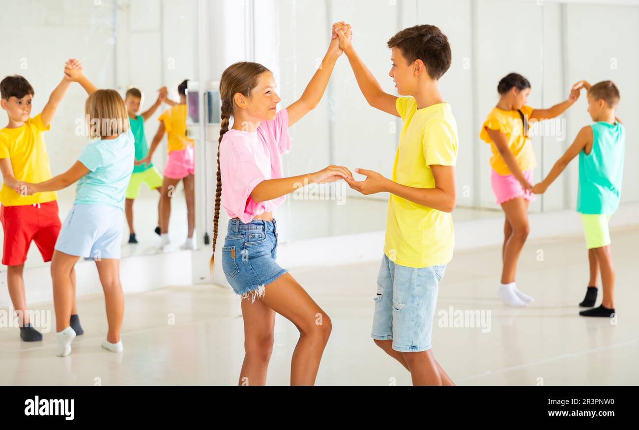 Salsa dance class for kids hi-res stock photography and images - Alamy