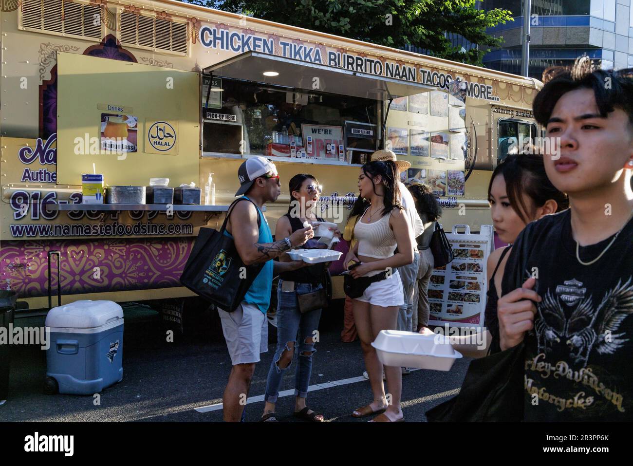 Aapi sacramento night market hi-res stock photography and images - Alamy
