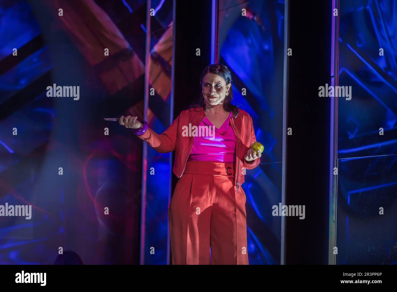 Mindfuck hi-res stock photography and images - Alamy