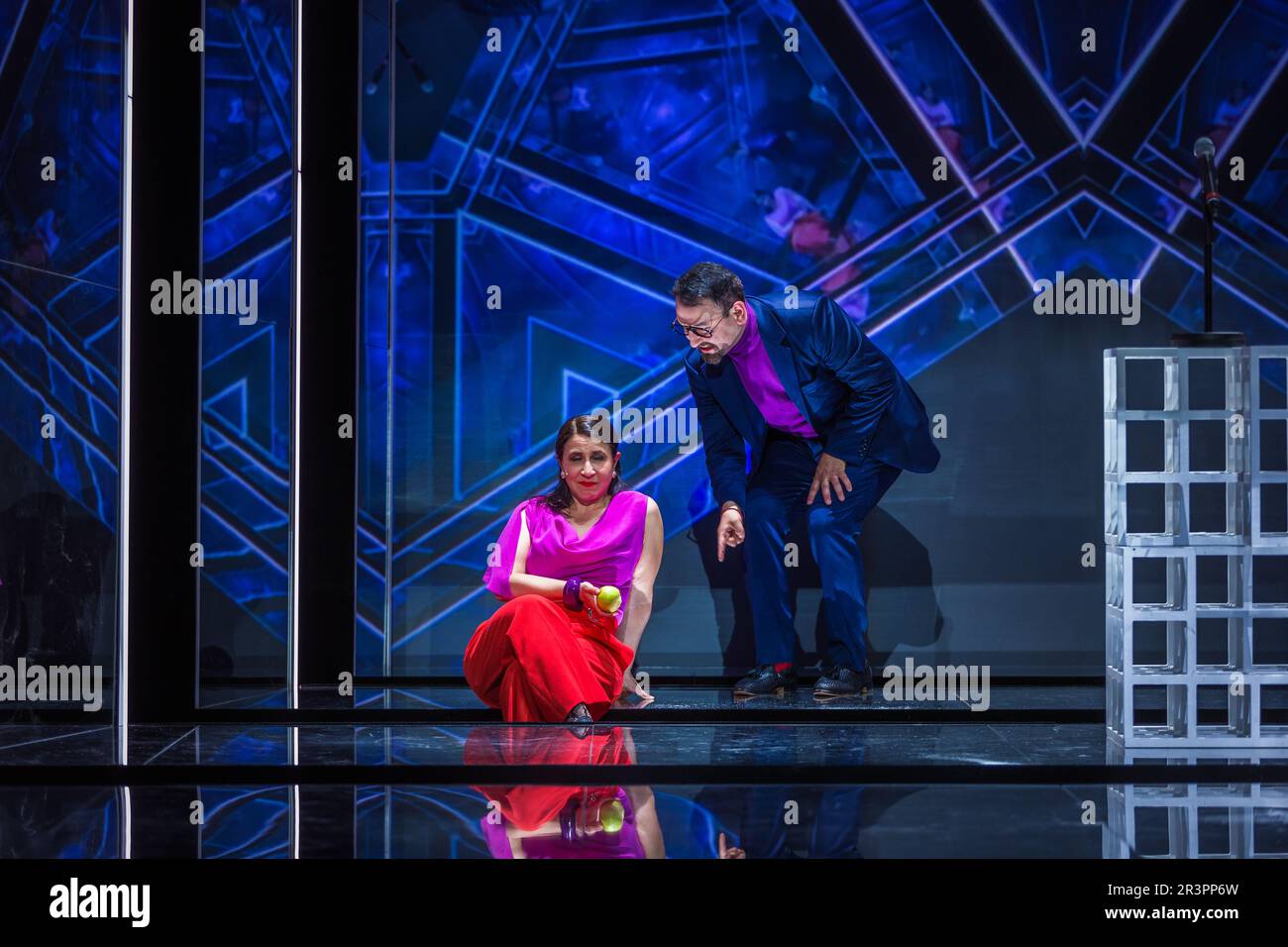 Mindfuck hi-res stock photography and images - Alamy