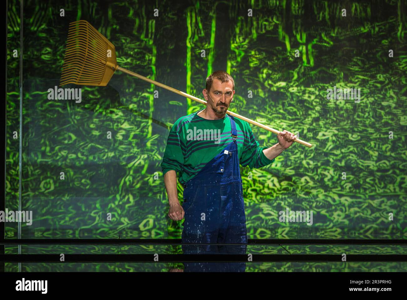 Mindfuck hi-res stock photography and images - Alamy