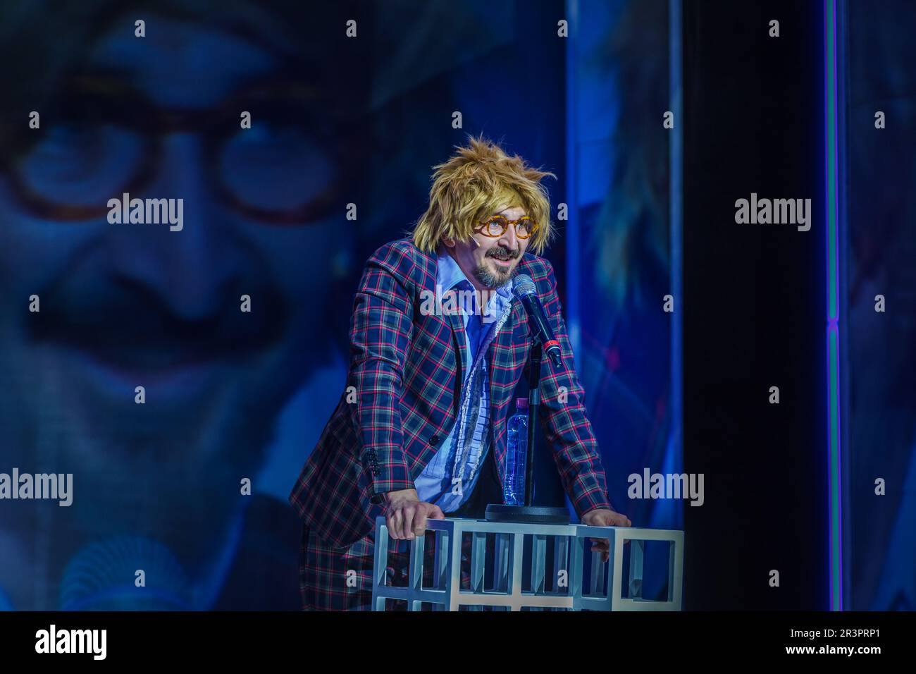 Mindfuck hi-res stock photography and images - Alamy