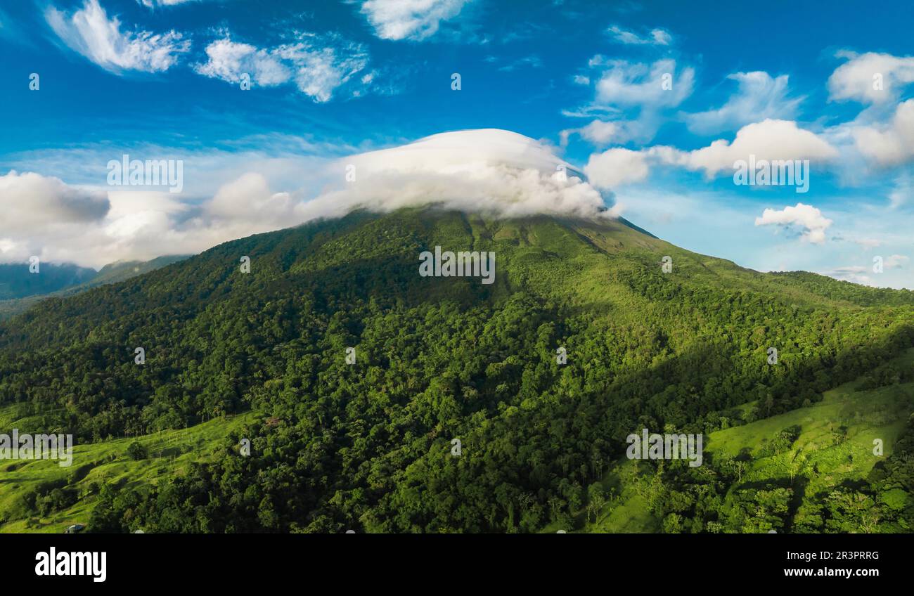 Amazing view of beautiful Arenal volcano in Costa Rica Stock Photo - Alamy