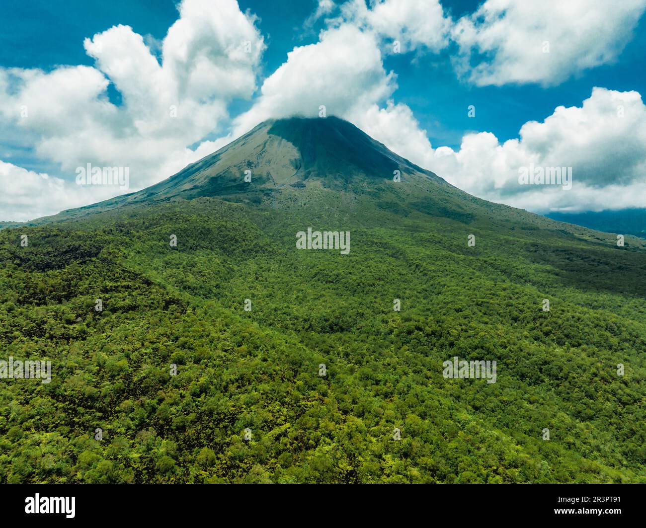 Amazing view of beautiful Arenal volcano in Costa Rica Stock Photo - Alamy