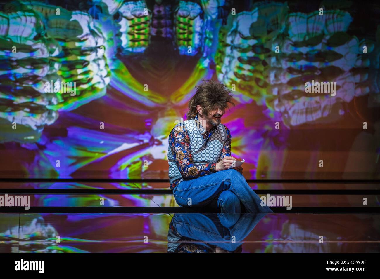 Mindfuck hi-res stock photography and images - Alamy