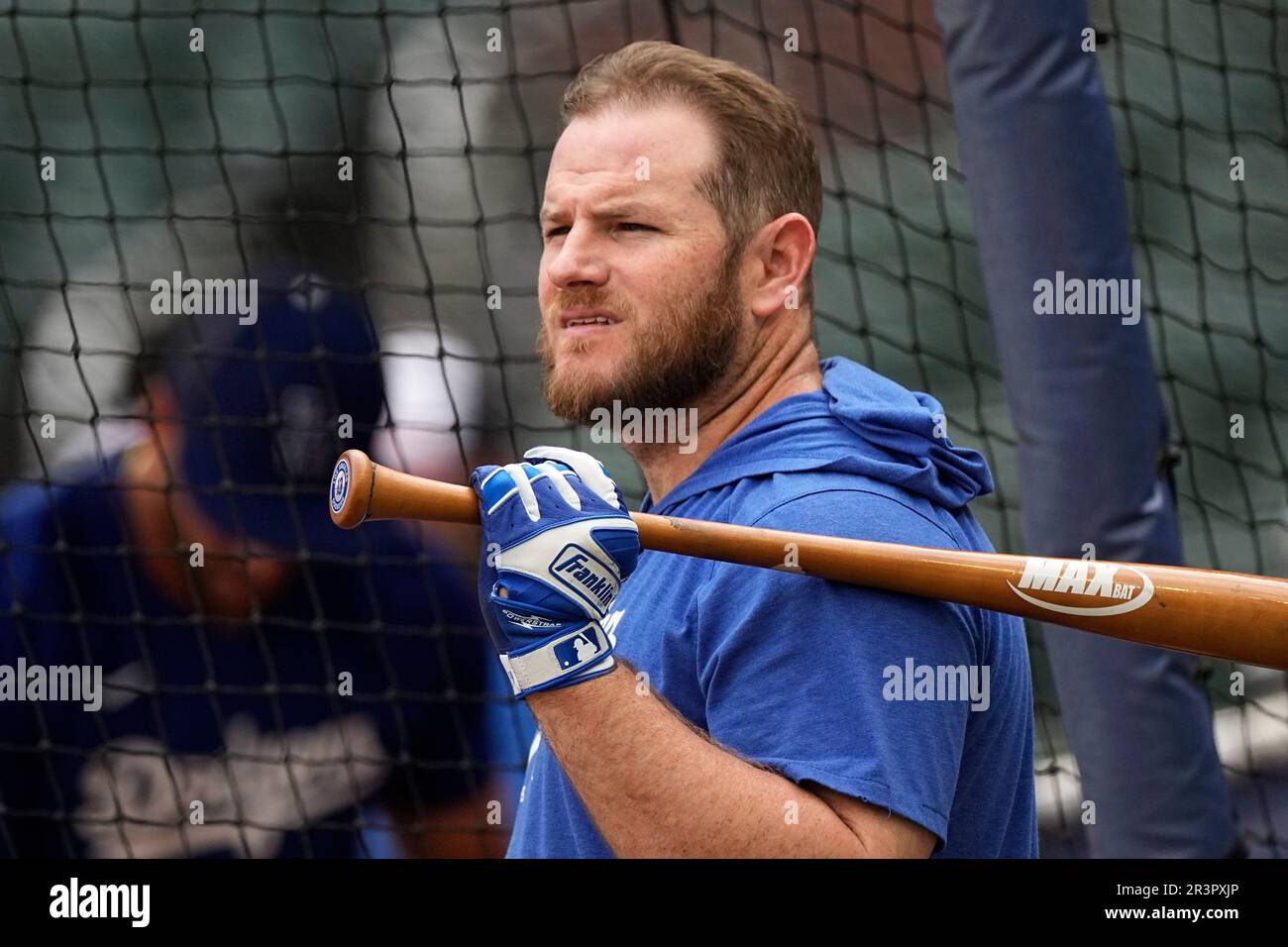 Los Angeles Dodgers third baseman Max Muncy (13) waits to hit during ...