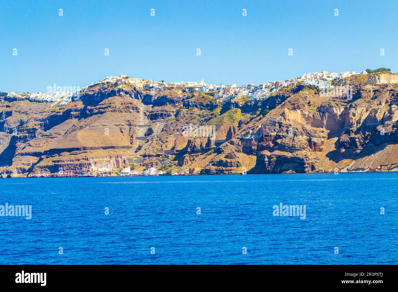 Santorini caldera edge villages hi-res stock photography and images - Alamy
