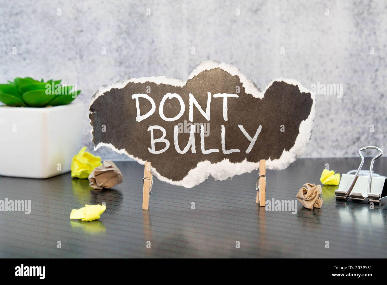 Don't go away. Message, quote, missing concept Stock Photo - Alamy