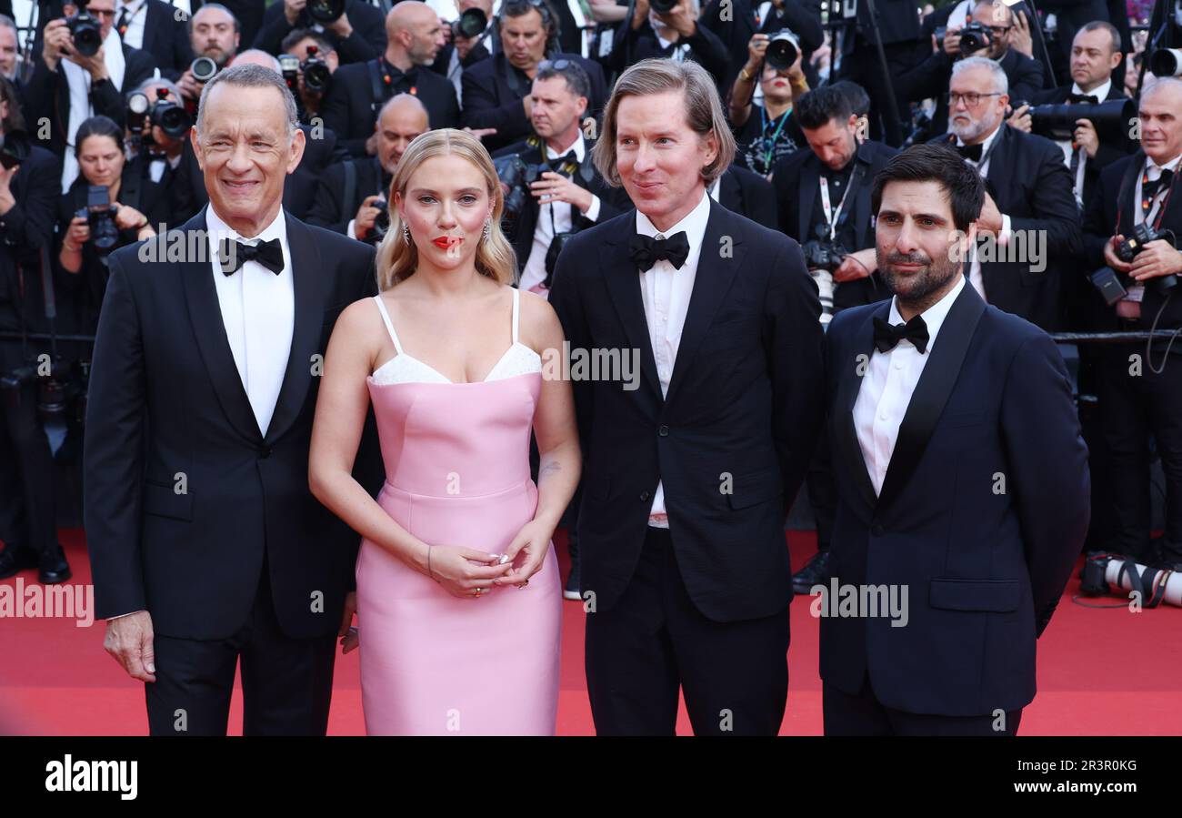 Cannes, France. 23rd May, 2023. Tom Hanks, Scarlett Johansson, Wes Anderson, Jason Schwartzman ...
