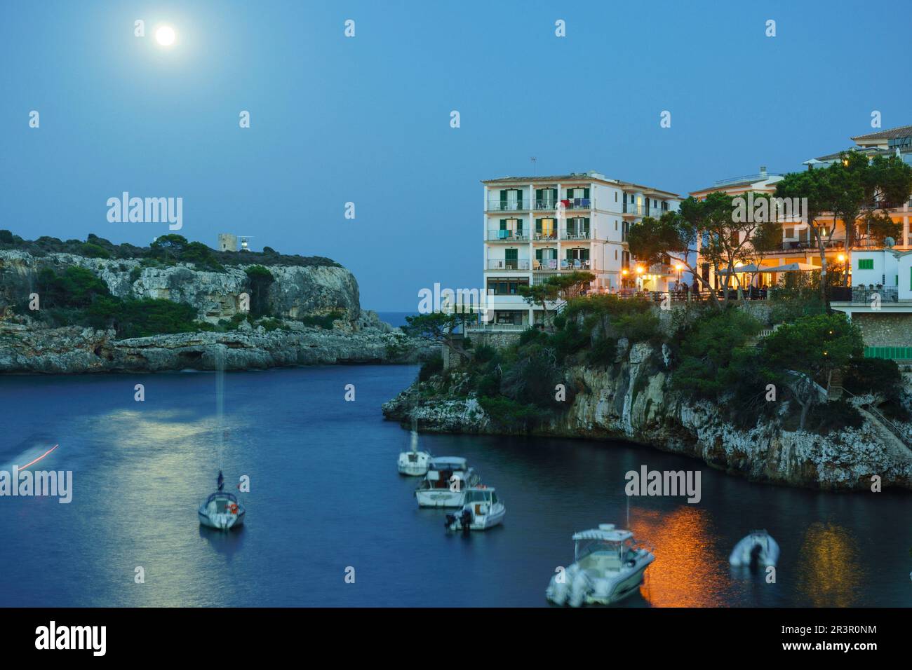 Velero tradicional hi-res stock photography and images - Alamy