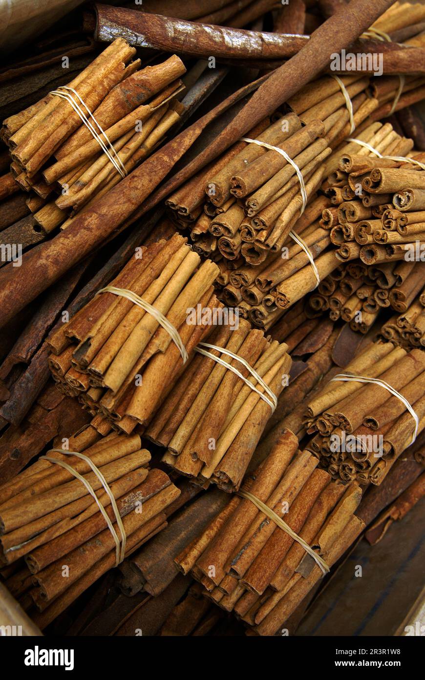 Canela en rama hi-res stock photography and images - Alamy