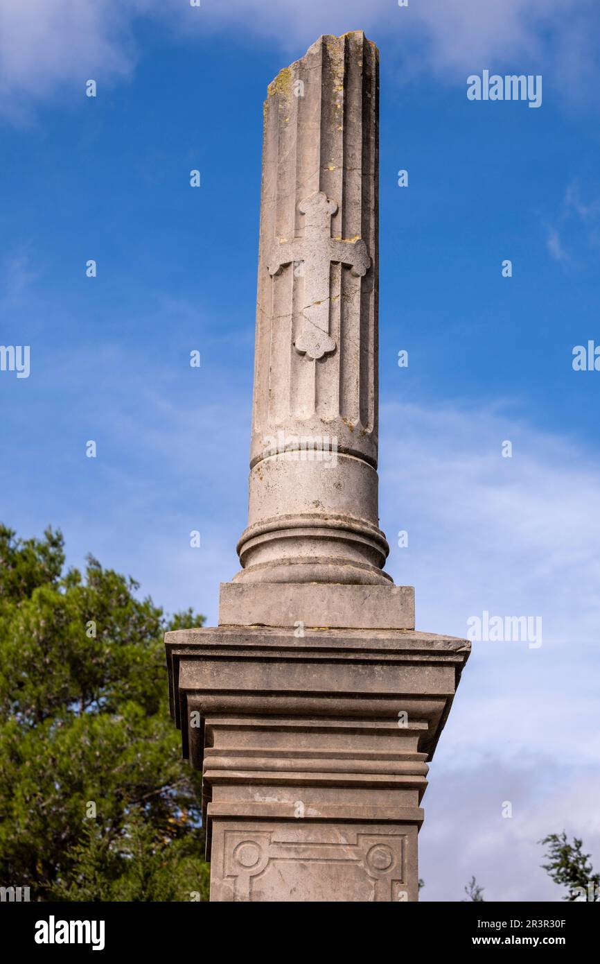 broken column, symbol of interrupted existence, Alaró Cemetery ...