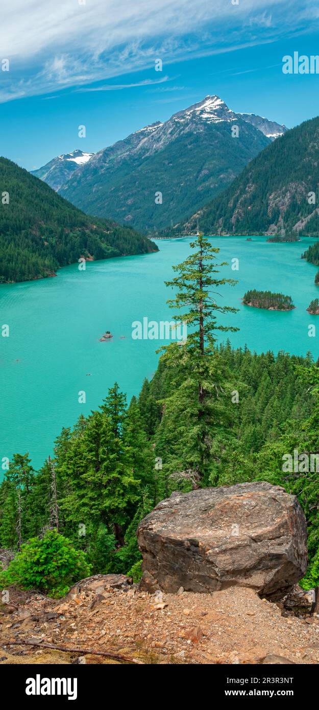 Vertical viewpoint at Diablo Lake NW Cascades WA Stock Photo - Alamy
