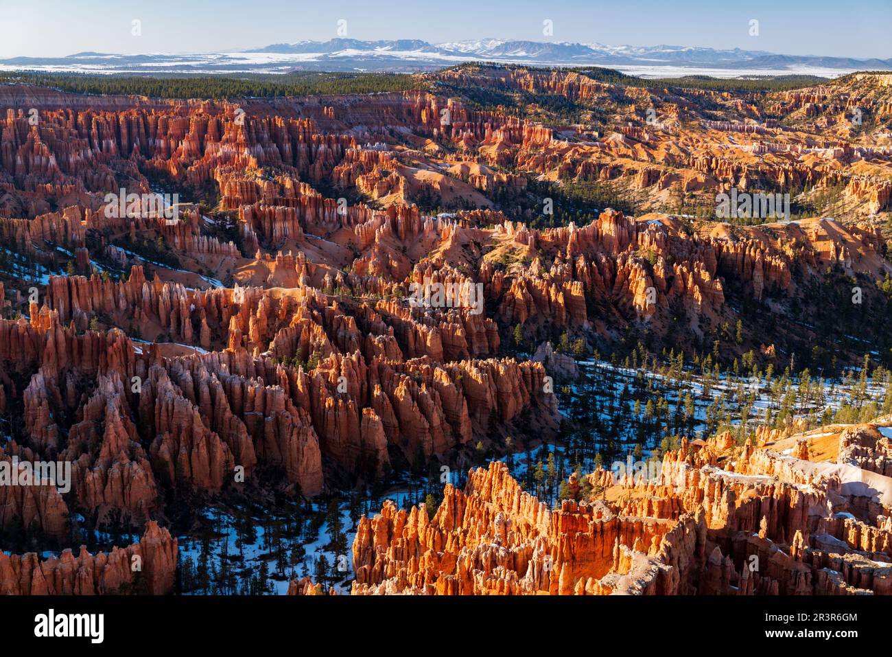April snow; view from Bryce Point; Amphitheater; Bryce Canyon National ...