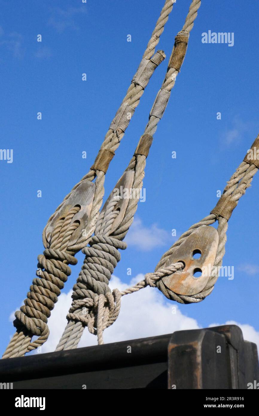 Stopperknoten hi-res stock photography and images - Alamy