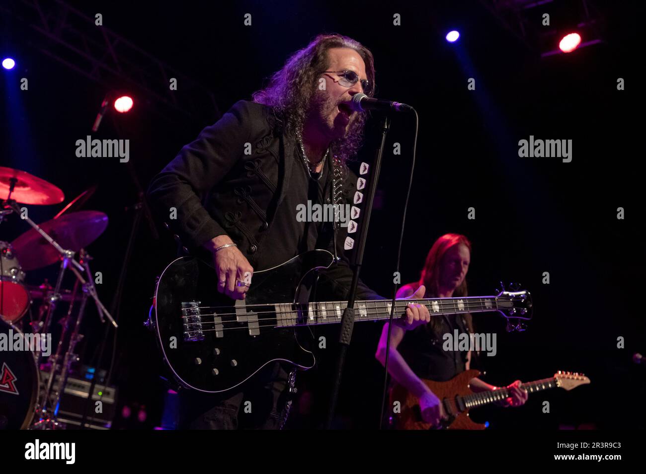 Kip Winger of Winger in concert live at Birmingham O2 Academy Stock ...