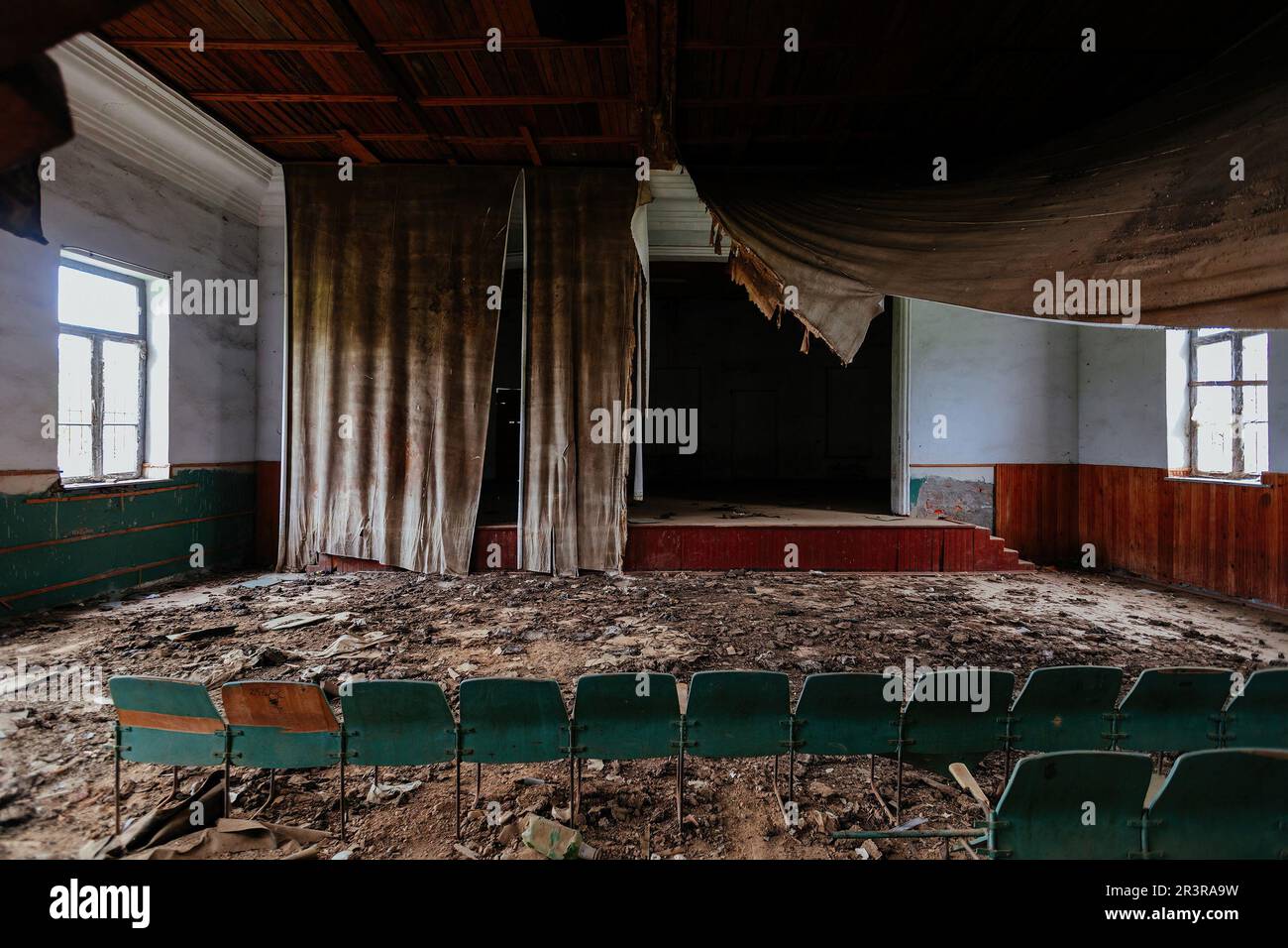 Dark rotten old abandoned ruined stage theater Stock Photo - Alamy