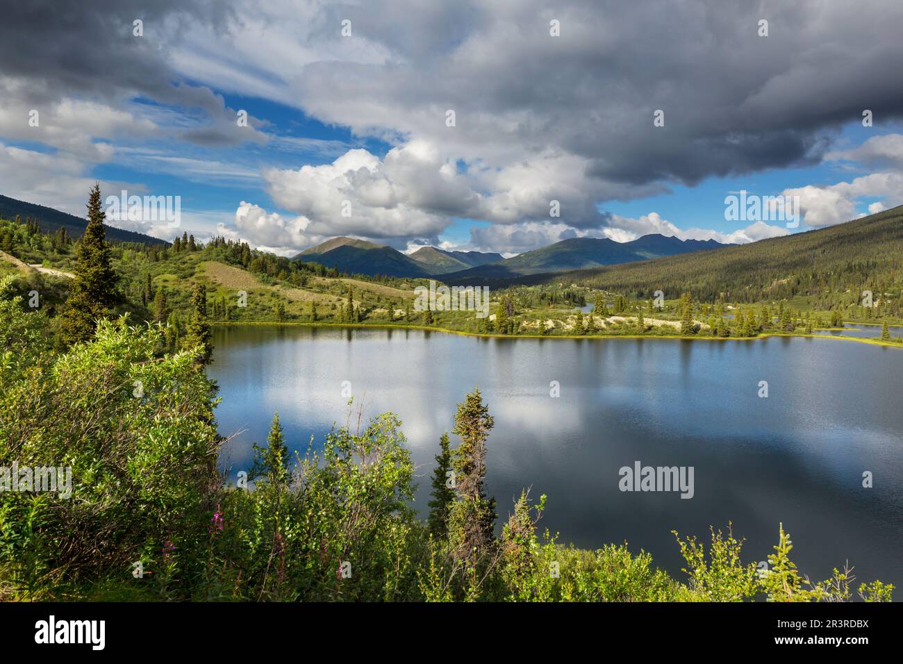 North canada landscape hi-res stock photography and images - Alamy