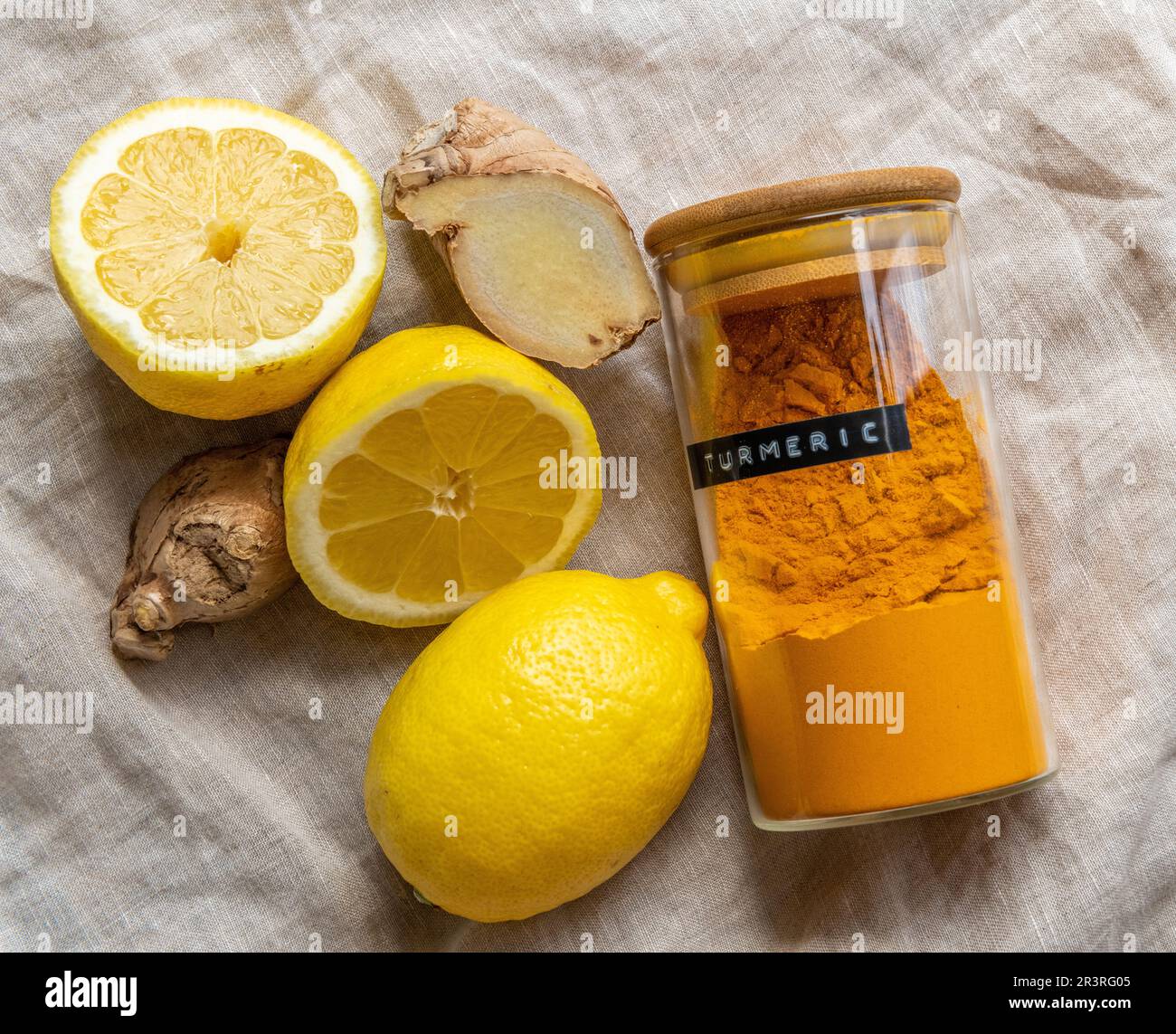 Fresh lemon juice moody hi-res stock photography and images - Alamy