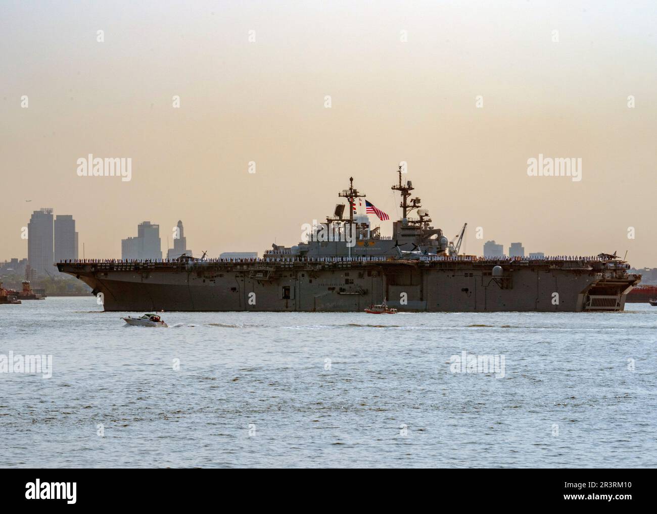 New York City - The amphibious assault ship, USS Wasp (LHD 1) sails ...