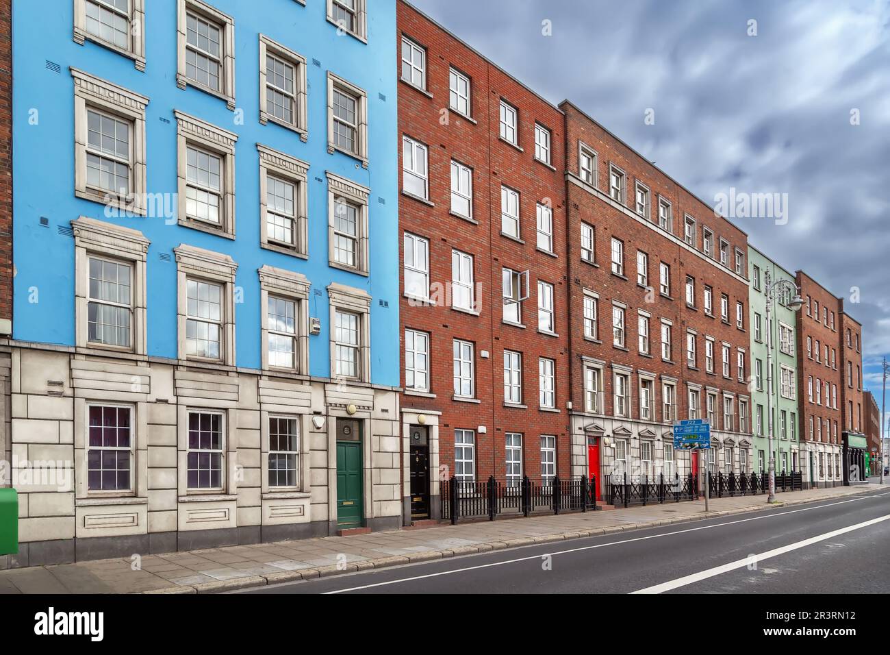 Red brick building in dublin hi-res stock photography and images - Alamy