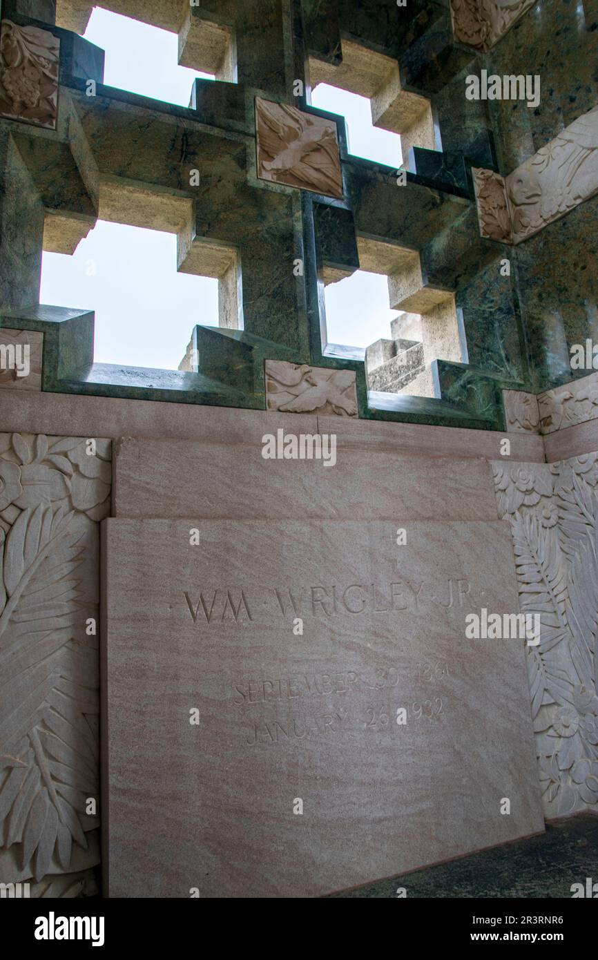 The Wrigley Memorial stands on one end of the Botanical Garden on ...