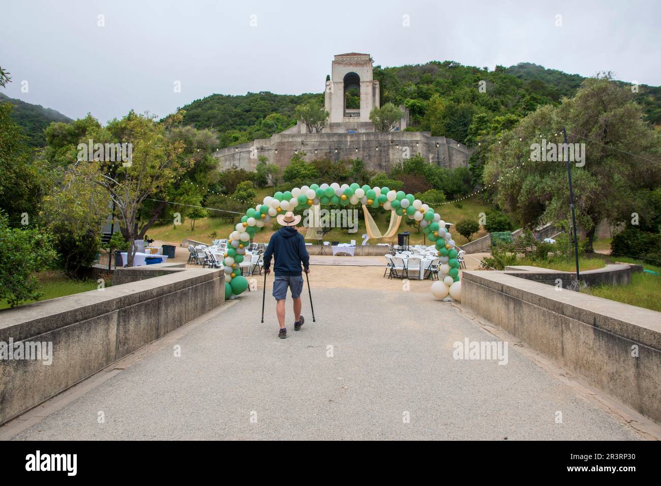 The Wrigley Memorial stands on one end of the Botanical Garden on ...