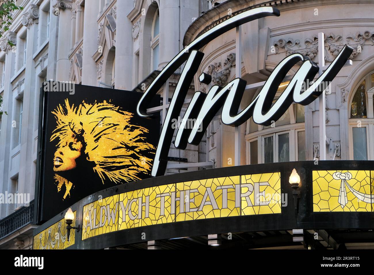 Tina turner london musical hi-res stock photography and images - Alamy