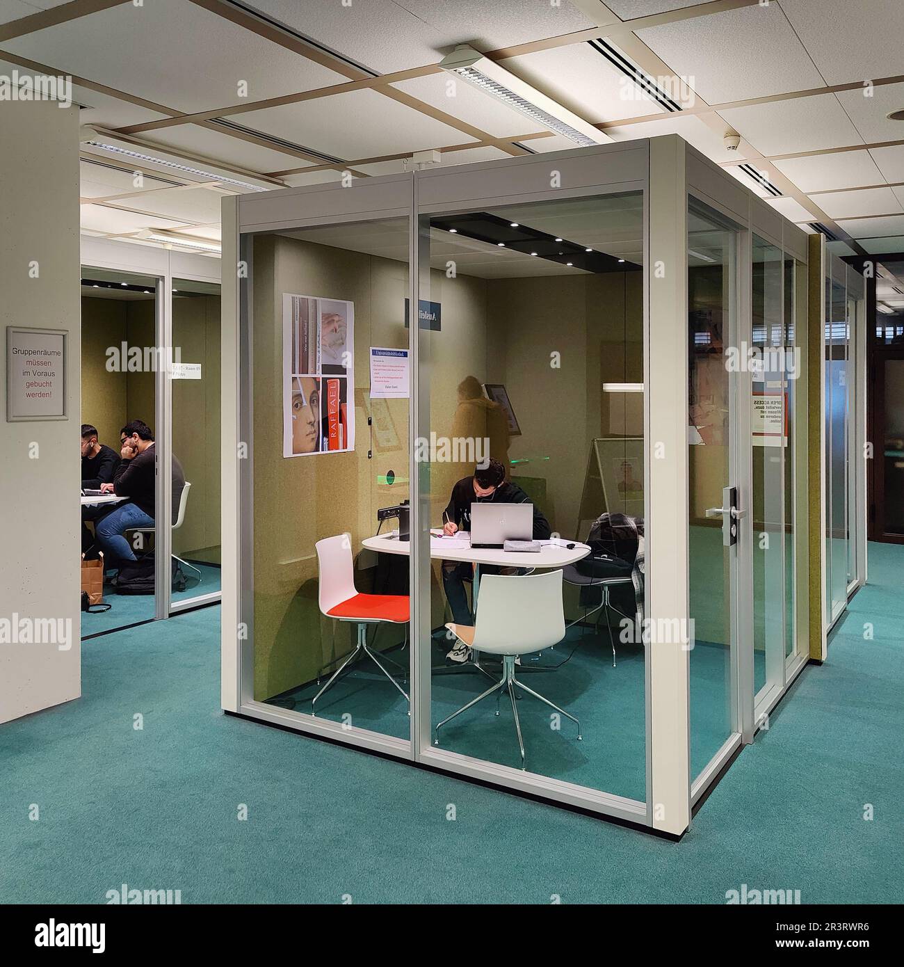 Gruppenarbeitsraum hi-res stock photography and images - Alamy