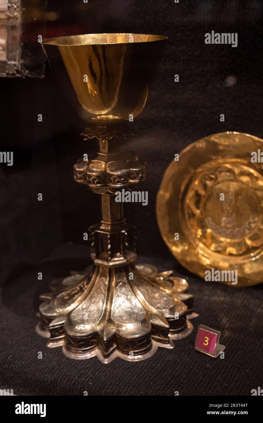 gothic chalice and paten, 14th century, Palma Cathedral Museum, Majorca ...