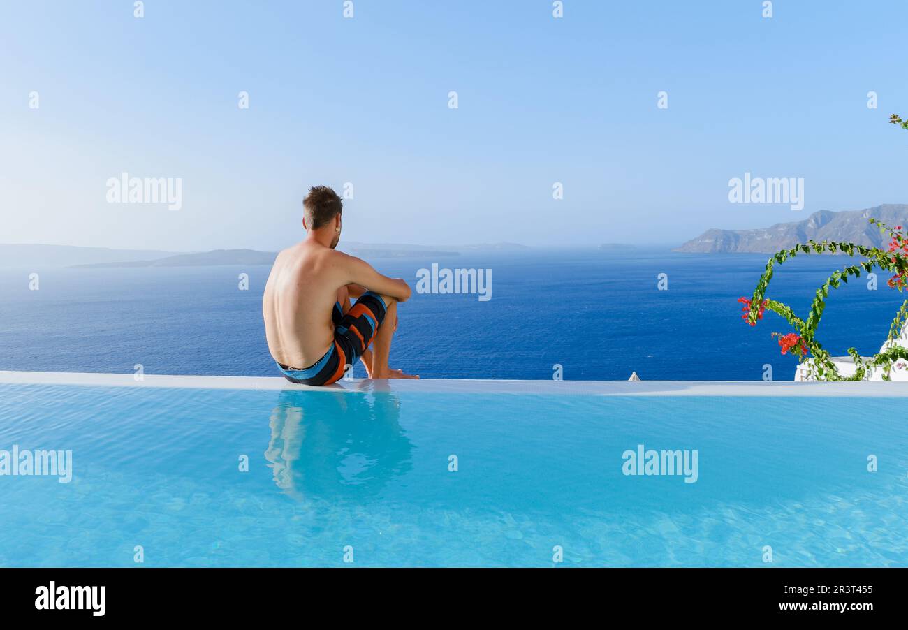 Infinity pool santorini hi-res stock photography and images - Alamy