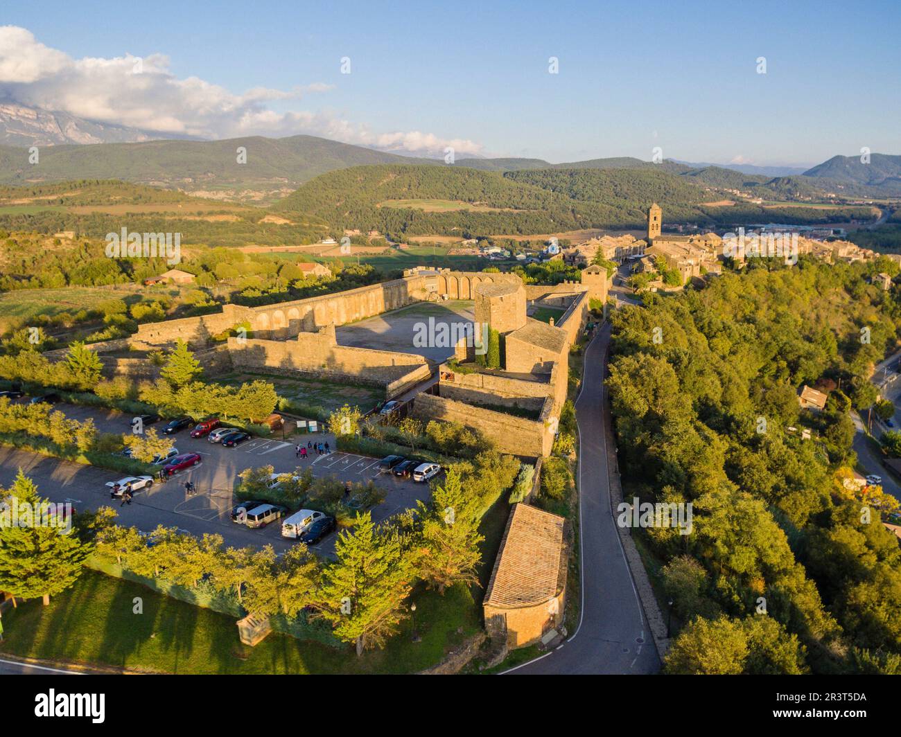 Castillo de los pirineos hi-res stock photography and images - Alamy