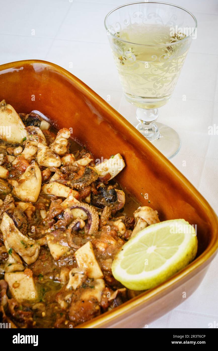 Cocina de calamar hi-res stock photography and images - Alamy