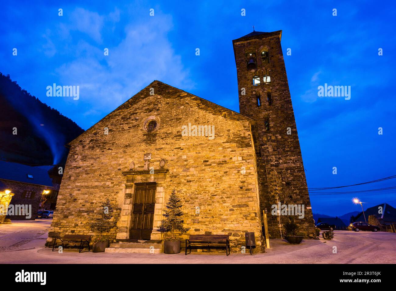 Iglesia Parroquial dedicada a Santa Maria, entre los siglos X X ...