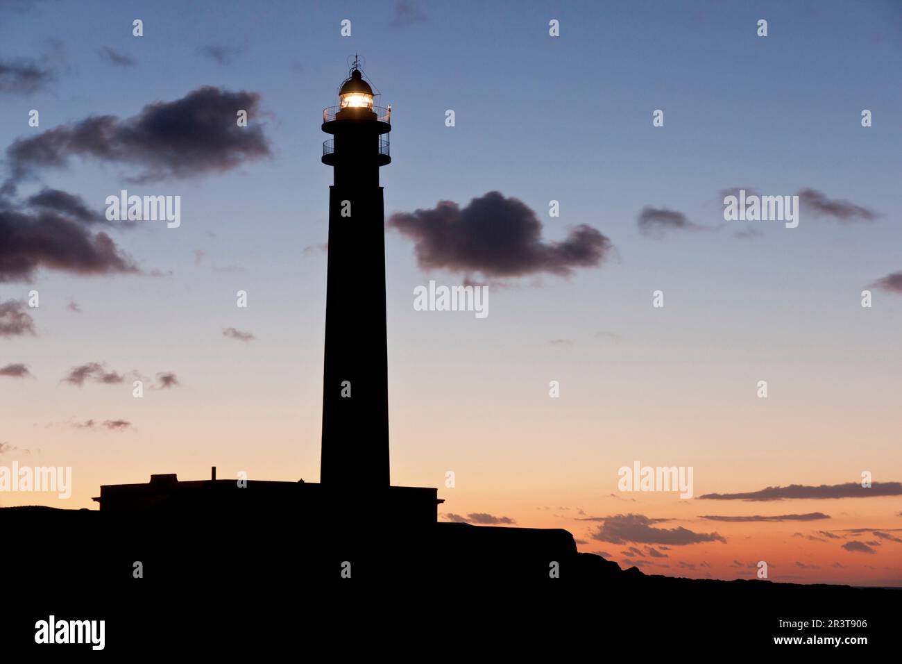 Silueta del faro hi-res stock photography and images - Alamy