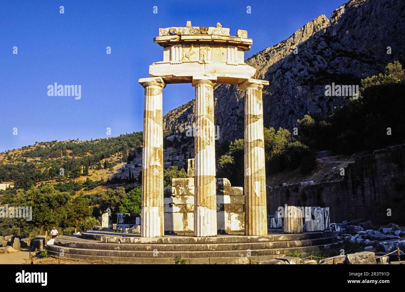 El Templo De Apolo En Delfos Y Su Historia 12 Lugares Qué Ver En