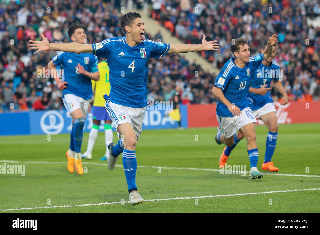 Italy defeated Brazil 3-2 in the first match of Group D of the FIFA U20 ...