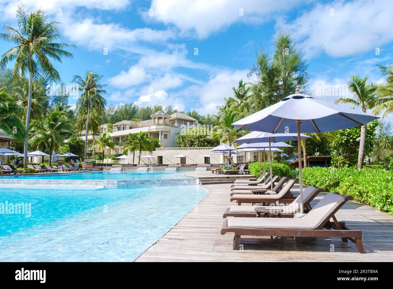 Arabic style swimming pool hi-res stock photography and images - Alamy