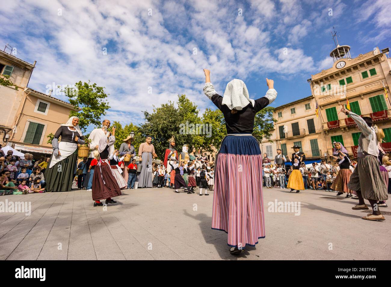 Dance mallorcan hi-res stock photography and images - Alamy