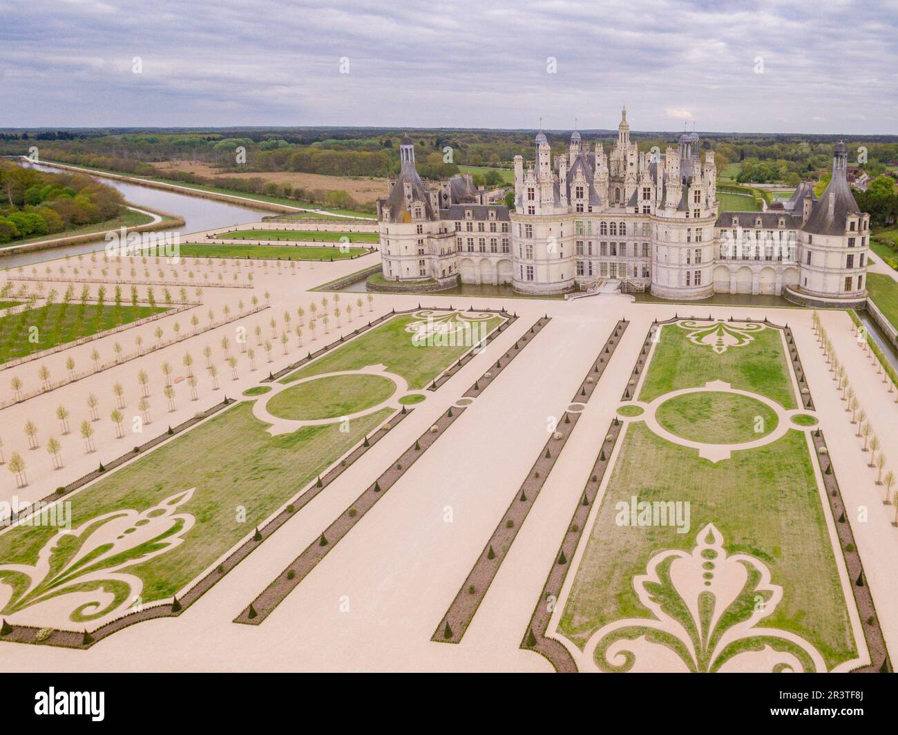16th century castle construction hi-res stock photography and images ...