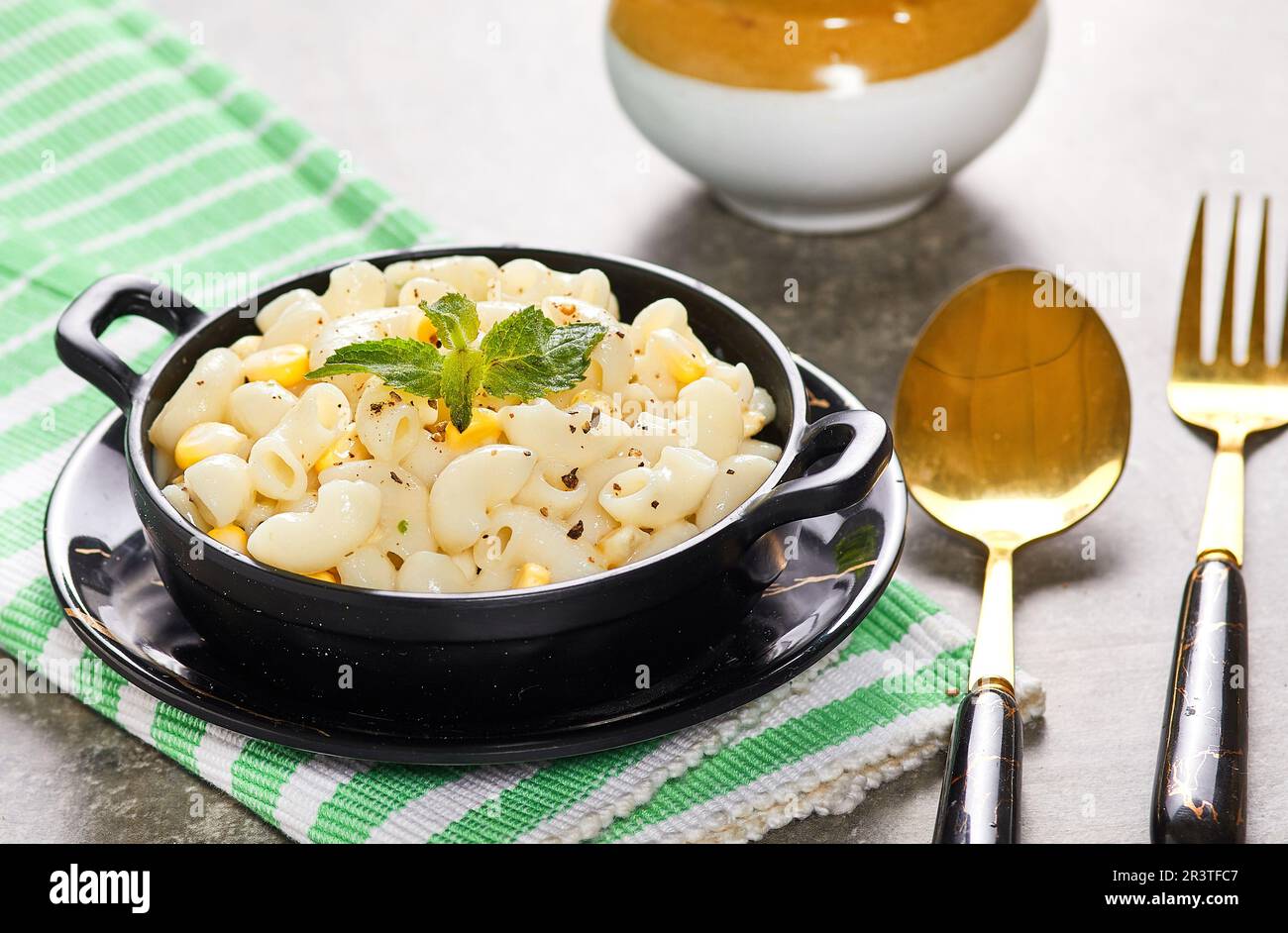 Delicious White Sauce Pasta/Macaroni Stock Photo - Alamy