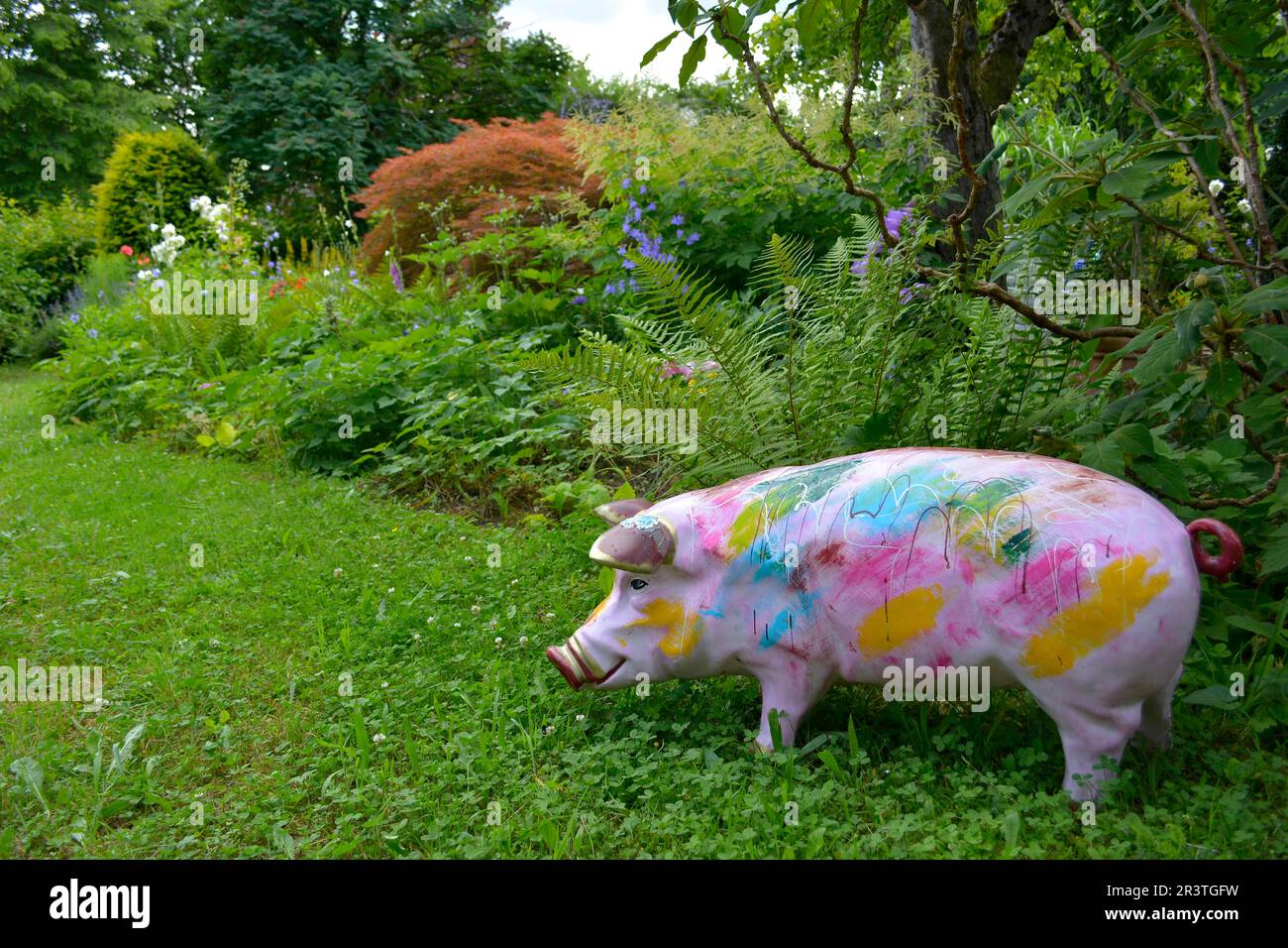 Domestic figurine hi-res stock photography and images - Alamy