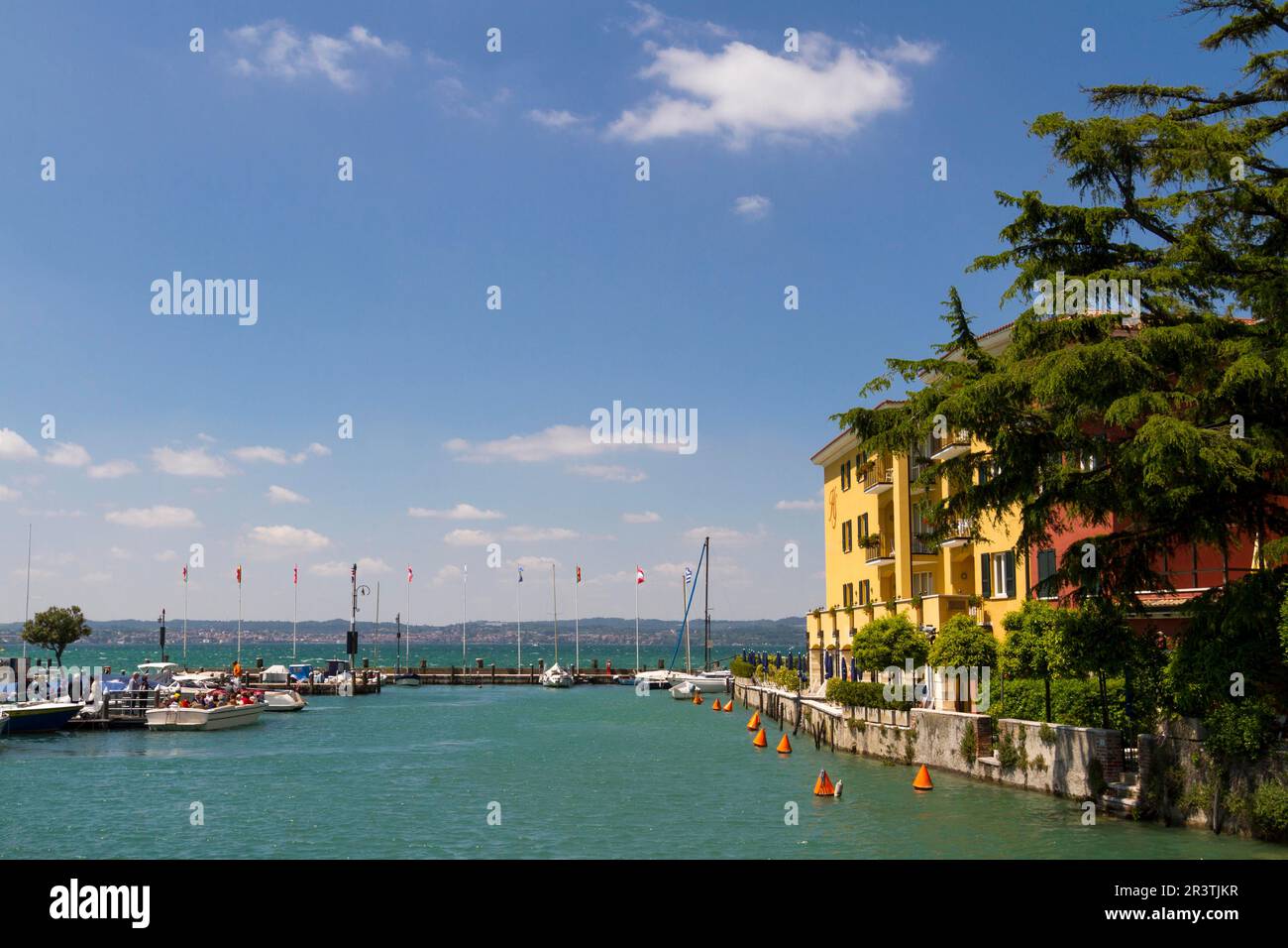 Sirmone hi-res stock photography and images - Alamy