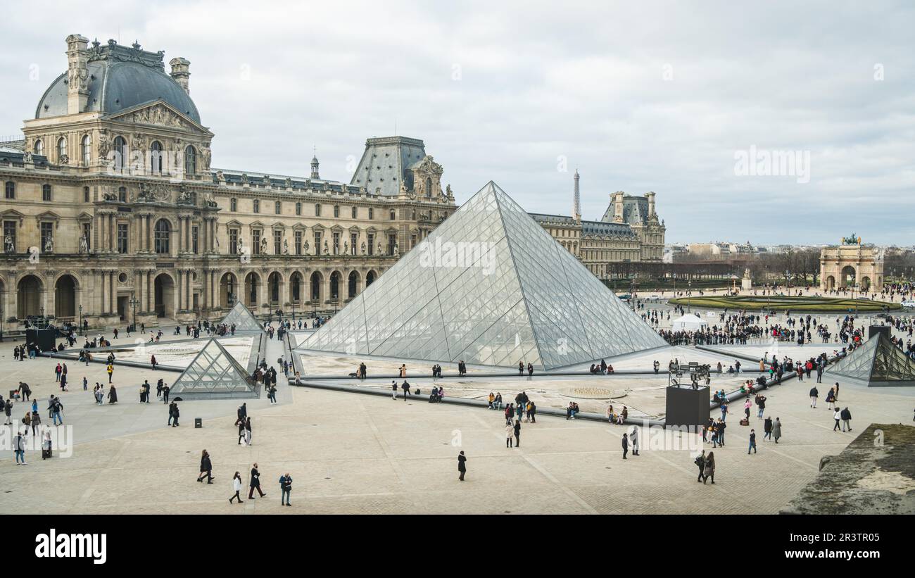 The Napoleon Courtyard, Louvre, Paris, France Stock Photo - Alamy