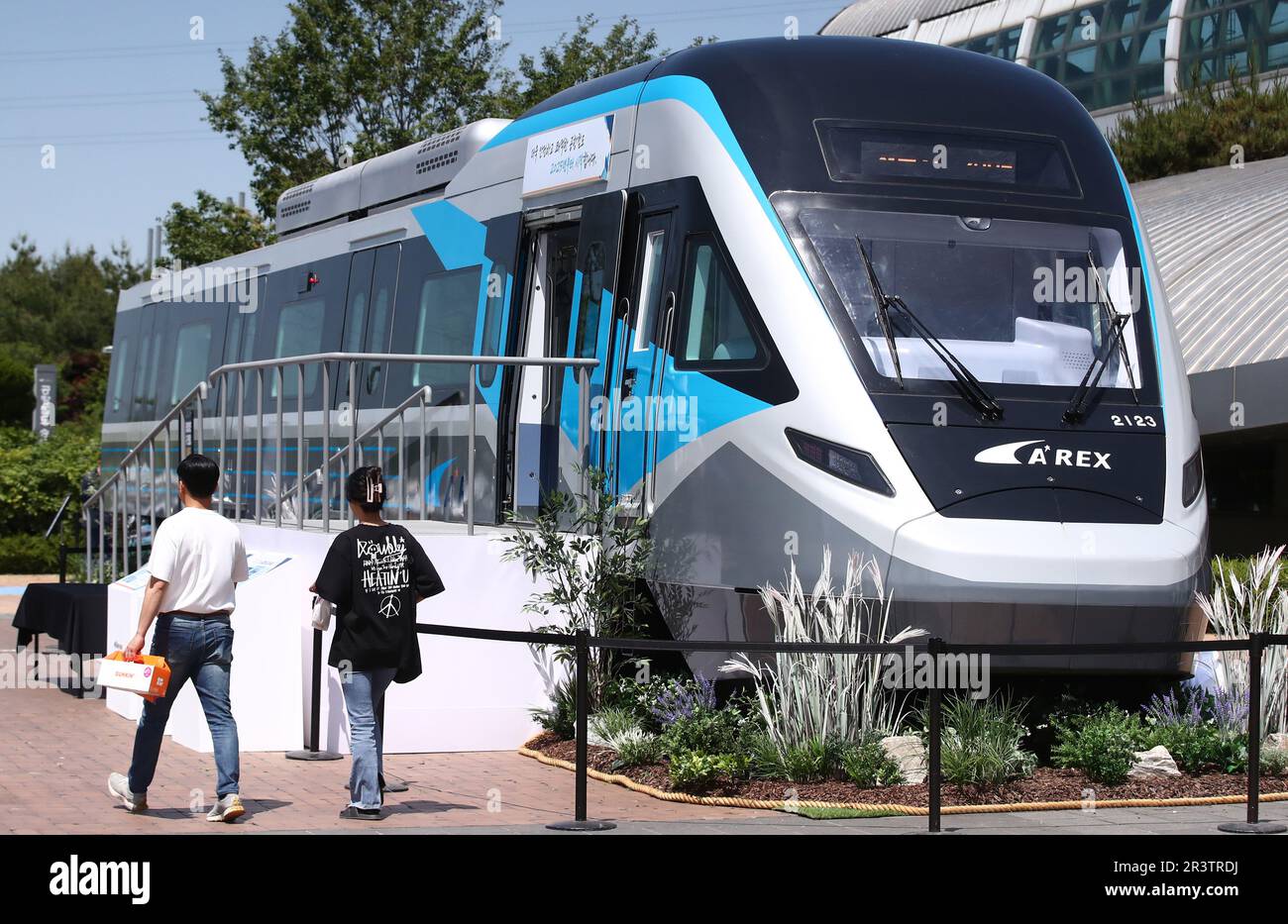 New airport express train A full-scale mock-up of Airport Railroad Co ...