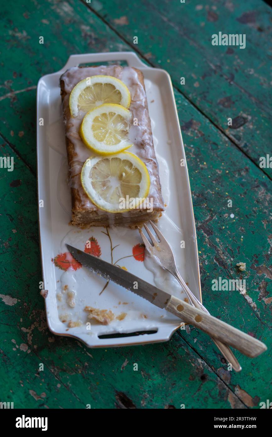 Food photography, lemon cake with lemon slices and sugar icing Stock ...