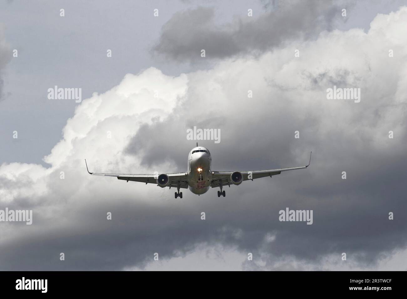 Aircraft on landing approach, Montreal, Province of Quebec, Canada ...