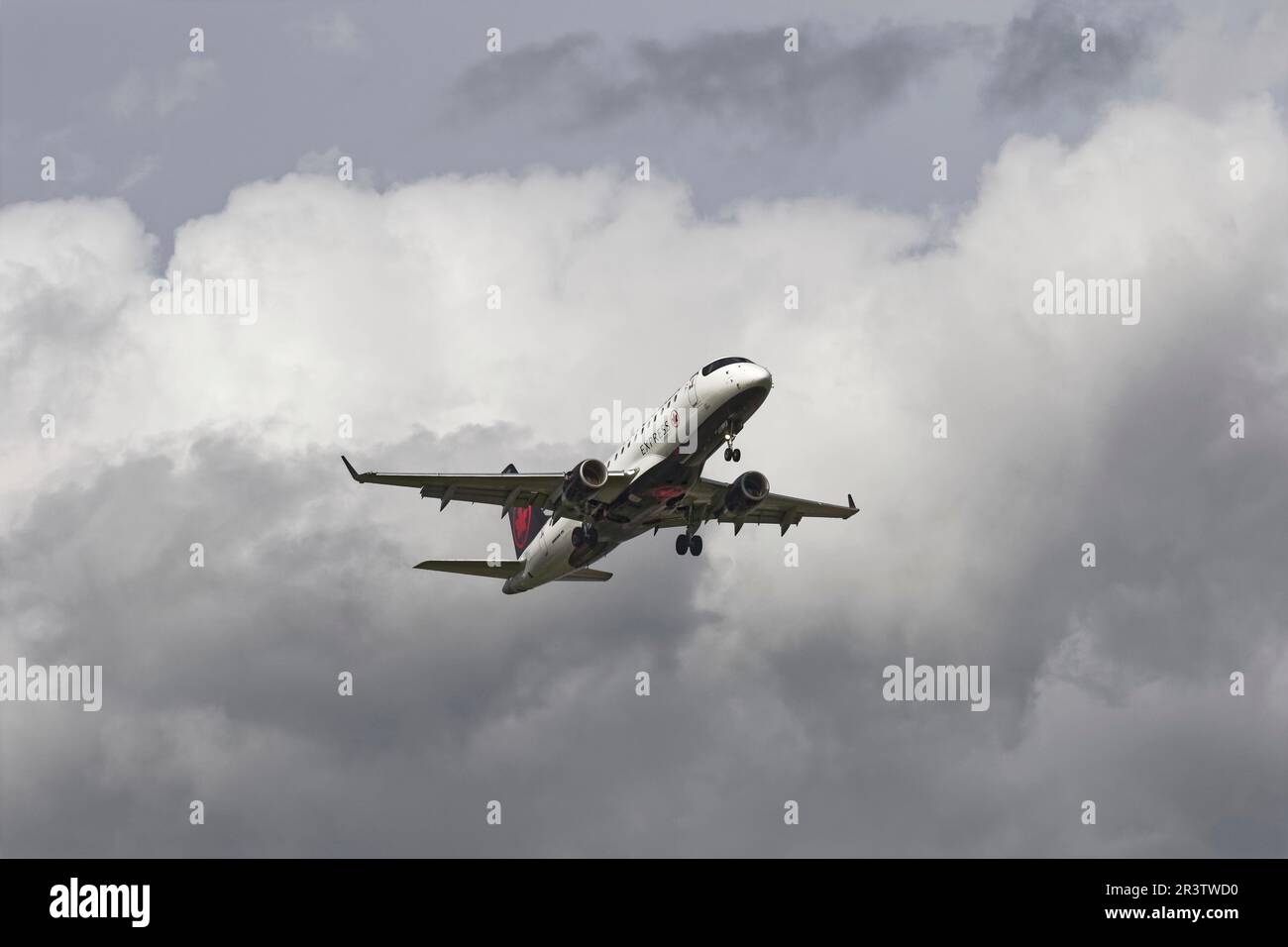 Aircraft on landing approach, Montreal, Province of Quebec, Canada ...