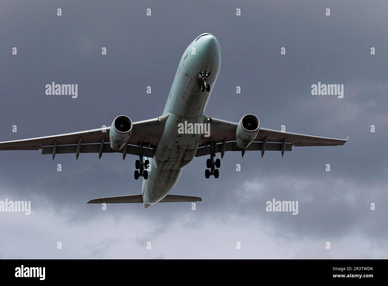 Aircraft on landing approach, Montreal, Province of Quebec, Canada ...